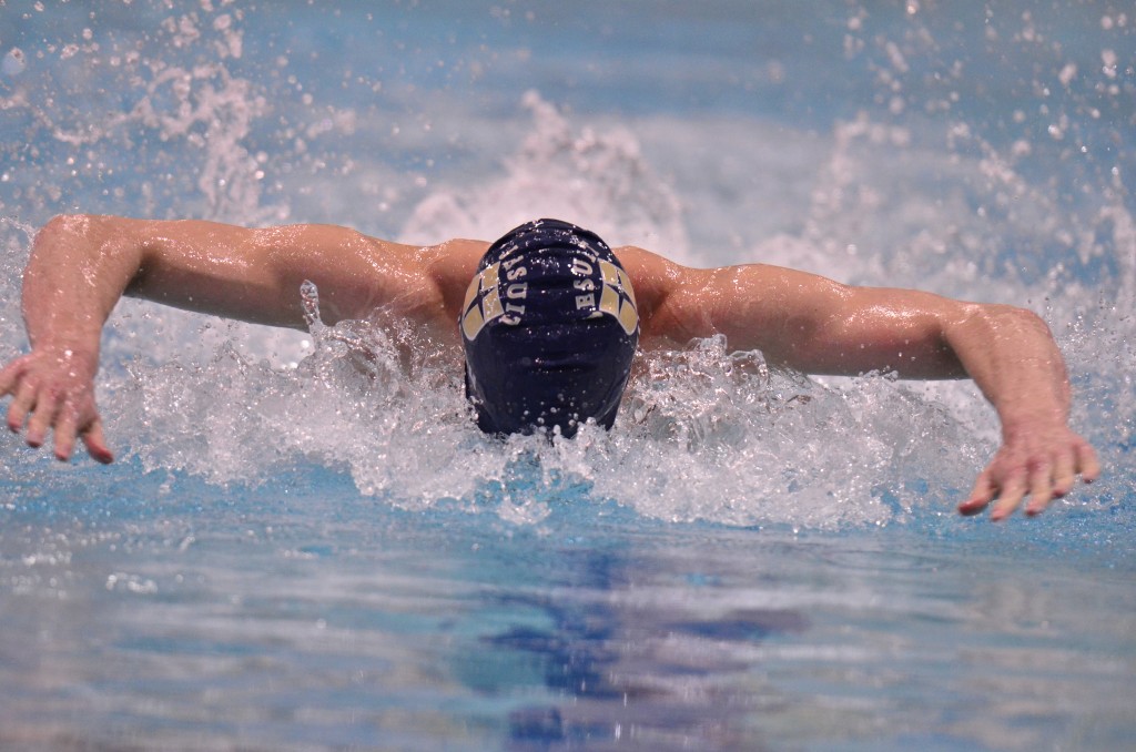 Jesuit Swim Team Makes A Splash! // The Roundup