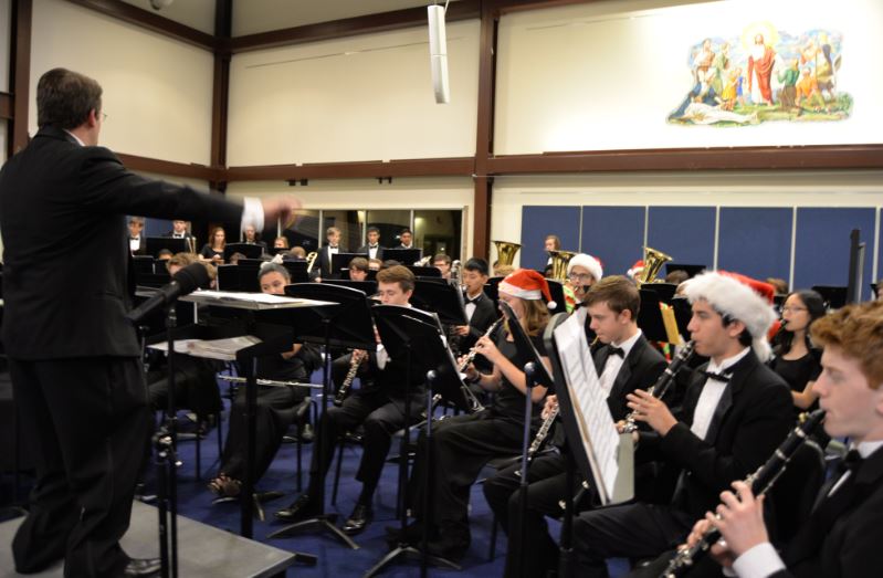 A Festive Concert // The Roundup