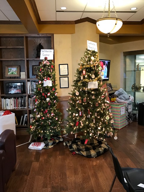 Christmas Tree Giving Drive // The Roundup
