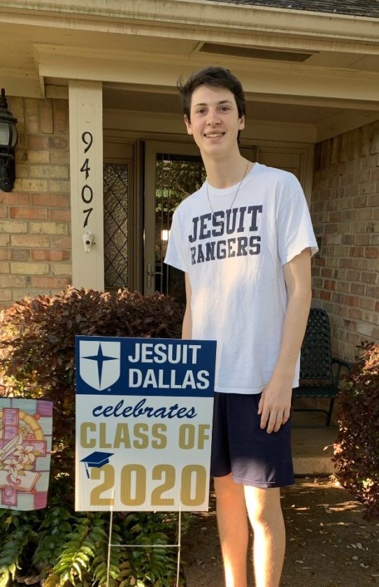 Senior Signs Celebrate Class of 2020 // The Roundup