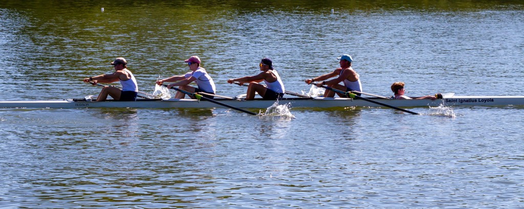 Jesuit Crew's Fall Season Comes to a Successful Finish // The Roundup