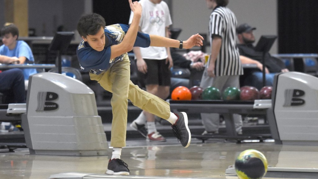 Bowling Finishes Regular Season On a Roll | The Roundup