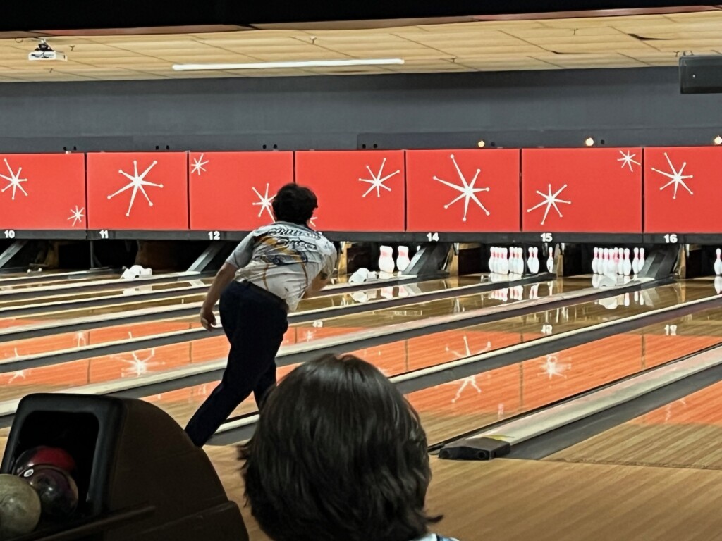Jesuit Dallas Bowling Earns Second at Districts // The Roundup