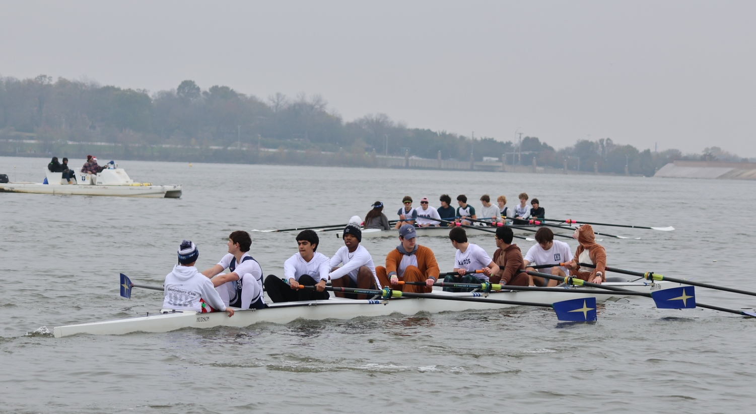 Jesuit Crew S.W.E.A.T.s It Out During the Winter Season | The Roundup